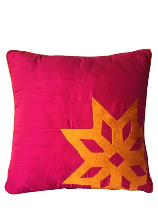 Atölye11 Anadolu Motifi Pembe 40x40cm İpek Dekoratif Yastık Çok Renkli Atölye11 Anadolu Motifi Pembe 40x40cm İpek Dekoratif Yastık Çok Renkli