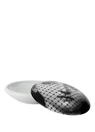 Fornasetti No 78 Siyah Beyaz Baskılı Porselen Dekoratif Kutu Fornasetti No 78 Siyah Beyaz Baskılı Porselen Dekoratif Kutu