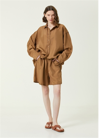 Toteme Kadın Camel Yüksek Bel Nakışlı İpek Şort Kahverengi 34 Fr Toteme Kadın Camel Yüksek Bel Nakışlı İpek Şort Kahverengi 34 Fr