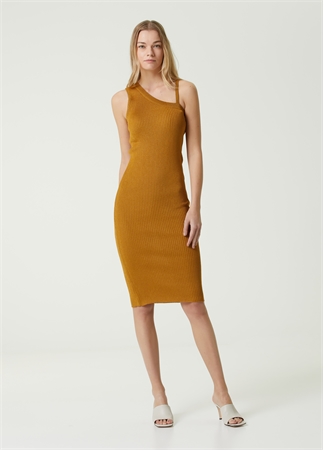 Beymen Collection Kadın Hardal Asimetrik Askılı Midi Triko Elbise Sarı S Beymen Collection Kadın Hardal Asimetrik Askılı Midi Triko Elbise Sarı S