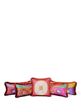 Etro Home Colorblocked Desenli 5li Dekoratif Yastık Seti Çok Renkli Etro Home Colorblocked Desenli 5li Dekoratif Yastık Seti Çok Renkli
