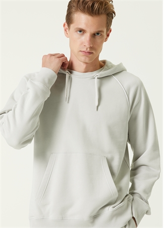 Helmut Lang Erkek Ekru Kapüşonlu Reglan Kollu Logolu Sweatshirt Beyaz S EU Helmut Lang Erkek Ekru Kapüşonlu Reglan Kollu Logolu Sweatshirt Beyaz S EU