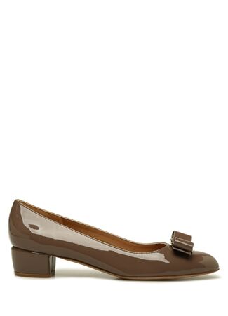 Salvatore Ferragamo Kadın Siyah Logo Detaylı Deri Babet Bej 36 EU