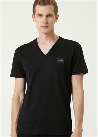 Dolce&Gabbana Erkek Siyah V Yaka Logo Patchli T-shirt 44 IT Dolce&Gabbana Erkek Siyah V Yaka Logo Patchli T-shirt 44 IT
