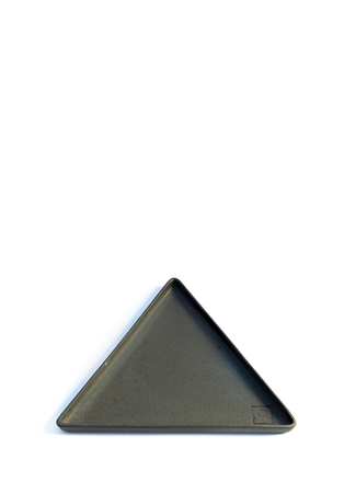 Hiç Ceramics Kara Üçgen Formlu Büyük Seramik Tabak Çok Renkli Hiç Ceramics Kara Üçgen Formlu Büyük Seramik Tabak Çok Renkli