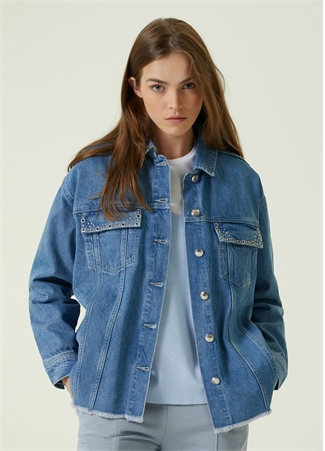 Beymen Club Kadın Mavi Polo Yaka Trok İşlemeli Oversize Denim Gömlek L Beymen Club Kadın Mavi Polo Yaka Trok İşlemeli Oversize Denim Gömlek L