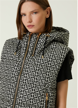 Balmain Kadın Siyah Beyaz Logo Desenli Puff Yelek 36 FR Balmain Kadın Siyah Beyaz Logo Desenli Puff Yelek 36 FR