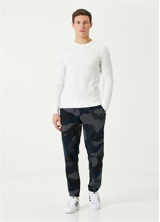 adidas Erkek Lacivert Kamuflaj Desenli Eşofman Altı XL EU adidas Erkek Lacivert Kamuflaj Desenli Eşofman Altı XL EU
