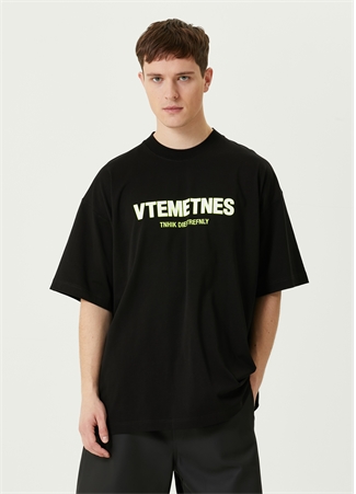 VETEMENTS Erkek Siyah Bisiklet Yaka Logolu T-shirt S EU