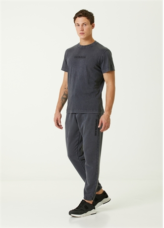 CK Jeans Erkek Regular Fit Gri Organik Pamuk Jogger Eşofman Altı L EU CK Jeans Erkek Regular Fit Gri Organik Pamuk Jogger Eşofman Altı L EU