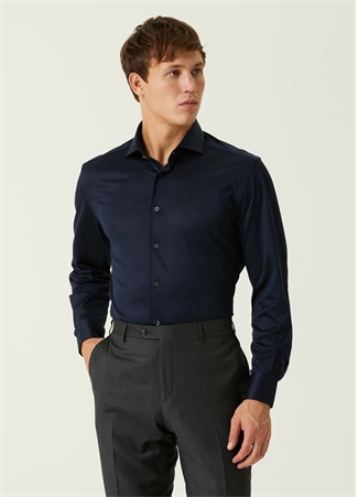 Corneliani Erkek Lacivert İtalyan Yaka Gömlek 42 IT Corneliani Erkek Lacivert İtalyan Yaka Gömlek 42 IT