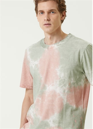 Bassigue Erkek Beyaz Yeşil Batik Desenli T-shirt Kahverengi L EU Bassigue Erkek Beyaz Yeşil Batik Desenli T-shirt Kahverengi L EU