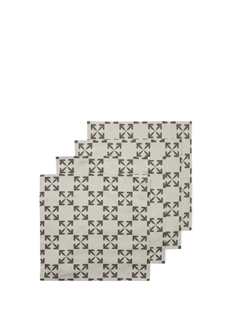 Off-White Siyah Beyaz Logo Desenli 4lü Peçete Seti Off-White Siyah Beyaz Logo Desenli 4lü Peçete Seti