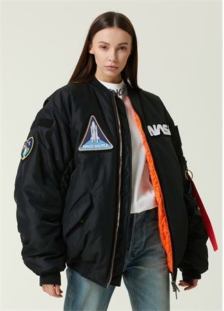 Balenciaga Kadın Siyah Patch Detaylı Bomber Mont 34 IT Balenciaga Kadın Siyah Patch Detaylı Bomber Mont 34 IT