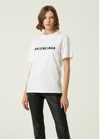 Balenciaga Kadın Beyaz Logolu Yıpratmalı T-shirt S EU Balenciaga Kadın Beyaz Logolu Yıpratmalı T-shirt S EU