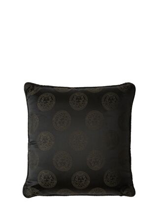 Versace Siyah Medusa Desenli 45x45cm İpek Dekoratif Yastık Versace Siyah Medusa Desenli 45x45cm İpek Dekoratif Yastık