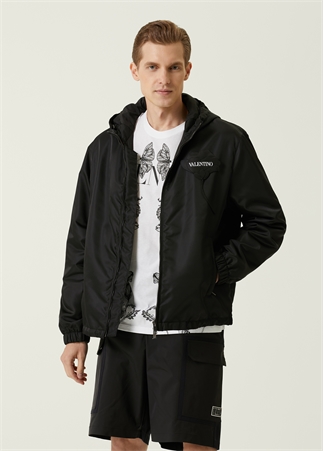 Valentino Erkek Mens Garden Siyah Kapüşonlu Mont 48 IT Valentino Erkek Mens Garden Siyah Kapüşonlu Mont 48 IT