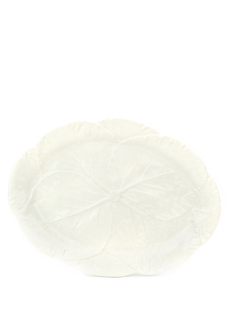 Bordallo Pinheiro Bej Çiçek Desenli Porselen Servis Tabağı