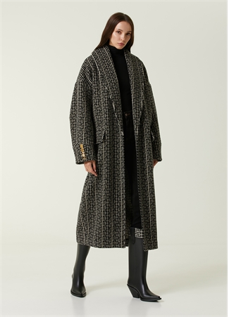 Balmain Kadın Siyah Beyaz Logo Jakarlı Yün Palto 36 FR Balmain Kadın Siyah Beyaz Logo Jakarlı Yün Palto 36 FR