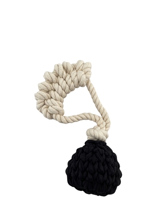 St. Pia Balla El Yapımı Çıngıraklı Evcil Hayvan Oyuncağı Siyah EU St. Pia Balla El Yapımı Çıngıraklı Evcil Hayvan Oyuncağı Siyah EU