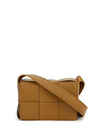 Bottega Veneta Kadın Cassette Camel Deri Çanta Kahverengi EU Bottega Veneta Kadın Cassette Camel Deri Çanta Kahverengi EU
