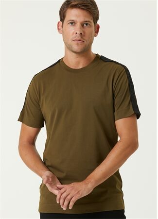 Givenchy Erkek Haki Omuzları Logolu T-shirt S EU